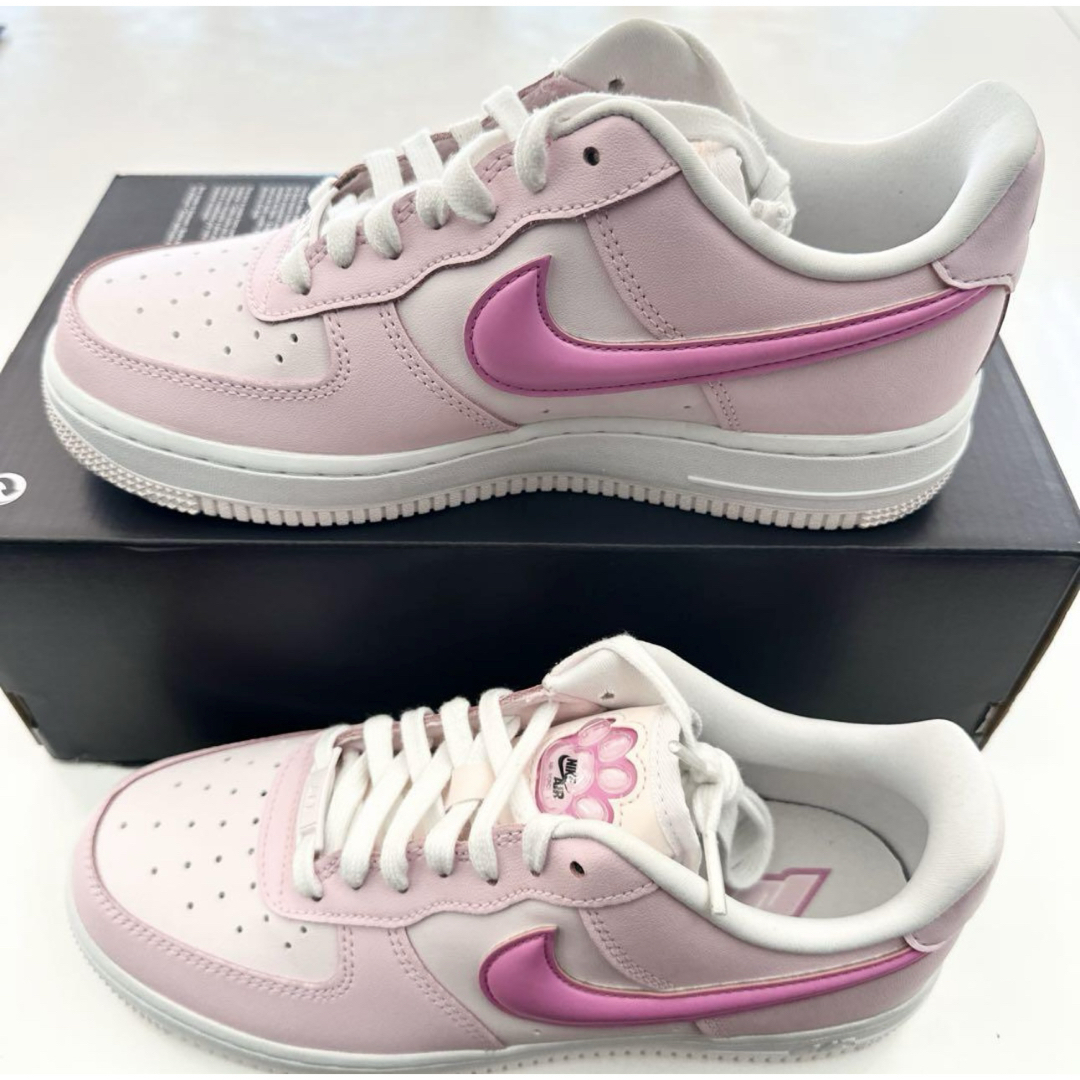 NIKE - ナイキ エアフォース1 ロー 07 LX パウプリント 肉球 NIKE - ナイキ エアフォース1 ロー 07 LX パウプリント 肉球