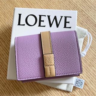 LOEWE - 極美品 ロエベ 三つ折り財布 ホワイト レザー LOEWE - 極美品 ロエベ 三つ折り財布 ホワイト レザー