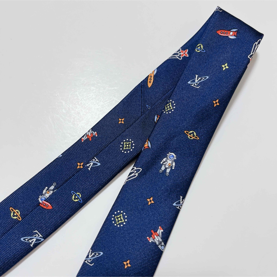 美品 ルイヴィトン ネクタイ ハイブランド モノグラム 光沢 希少 美品 ルイヴィトン ネクタイ ハイブランド モノグラム 光沢 希少