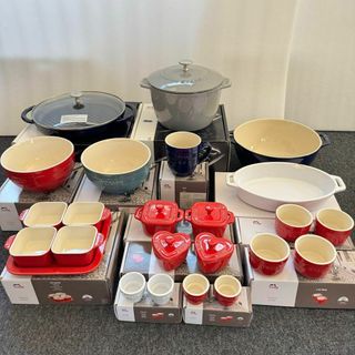 STAUB(ホワイト/白色系)のフリマアイテム一覧 STAUB(ホワイト/白色系)のフリマアイテム一覧