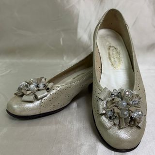 銀座ヨシノヤ - ほぼ未使用 銀座ヨシノヤ ストラップパンプス 銀座ヨシノヤ - ほぼ未使用 銀座ヨシノヤ ストラップパンプス