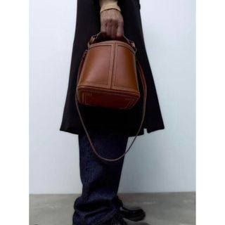 ZARA(バッグ ・ ブラウン/茶色系)のフリマアイテム一覧 ZARA(バッグ ・ ブラウン/茶色系)のフリマアイテム一覧