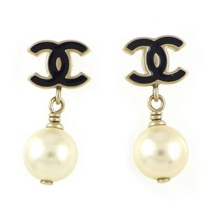 CHANEL - 良品 シャネル ココマーク マトラッセ レザー ピアス CHANEL - 良品 シャネル ココマーク マトラッセ レザー ピアス