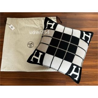 HERMES - エルメス□新品クッション1点□ショップカード付11月 HERMES - エルメス□新品クッション1点□ショップカード付11月