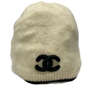 CHANEL - 【新品未使用】シャネル 22A ロゴ ニット帽 ブラックの CHANEL - 【新品未使用】シャネル 22A ロゴ ニット帽 ブラックの