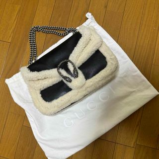 GUCCI(ファー ・ ショルダーバッグ)のフリマアイテム一覧 GUCCI(ファー ・ ショルダーバッグ)のフリマアイテム一覧