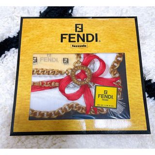 FENDI - FENDIハンカチホワイトの通販 by COCO's shop FENDI - FENDIハンカチホワイトの通販 by COCO's shop