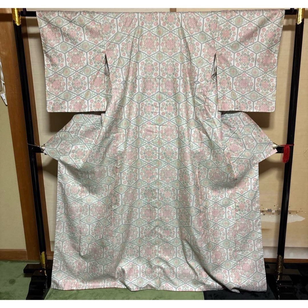 大島紬小紋フルセット4点 正絹名古屋帯付き 着物・帯・帯締め 大島紬小紋フルセット4点 正絹名古屋帯付き 着物・帯・帯締め