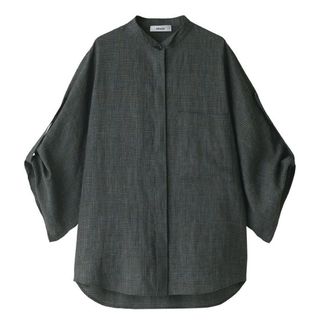 ebure(シャツ/ブラウス(半袖/袖なし))のフリマアイテム一覧 ebure(シャツ/ブラウス(半袖/袖なし))のフリマアイテム一覧