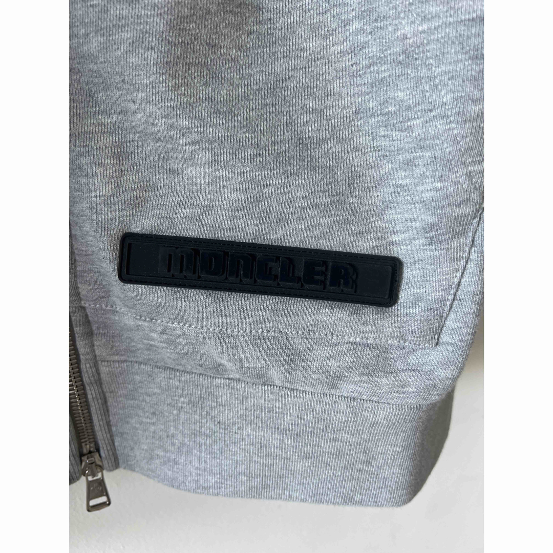 MONCLER - 〈新品タグ付き!〉MONCLER パーカー ネオンカラー MONCLER - 〈新品タグ付き!〉MONCLER パーカー ネオンカラー