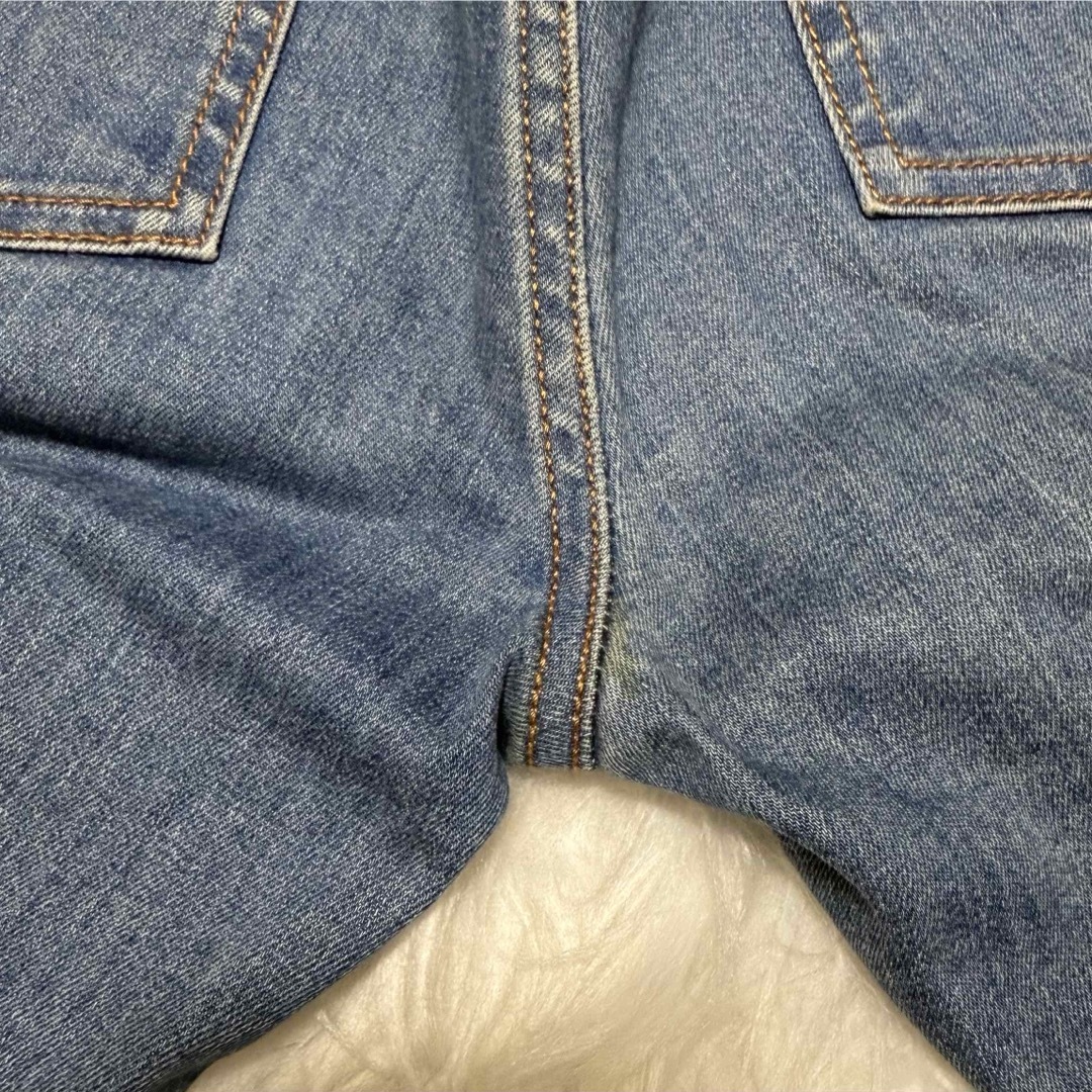 CHANEL - 本物 シャネル COCOボタン デニム パンツ ジーンズ CHANEL - 本物 シャネル COCOボタン デニム パンツ ジーンズ
