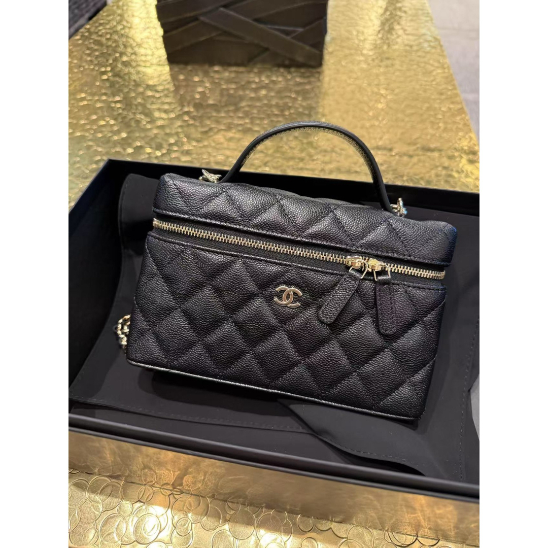 CHANEL - 値下げ!新品未使用 シャネル ショルダー ヴァニティ CHANEL - 値下げ!新品未使用 シャネル ショルダー ヴァニティ