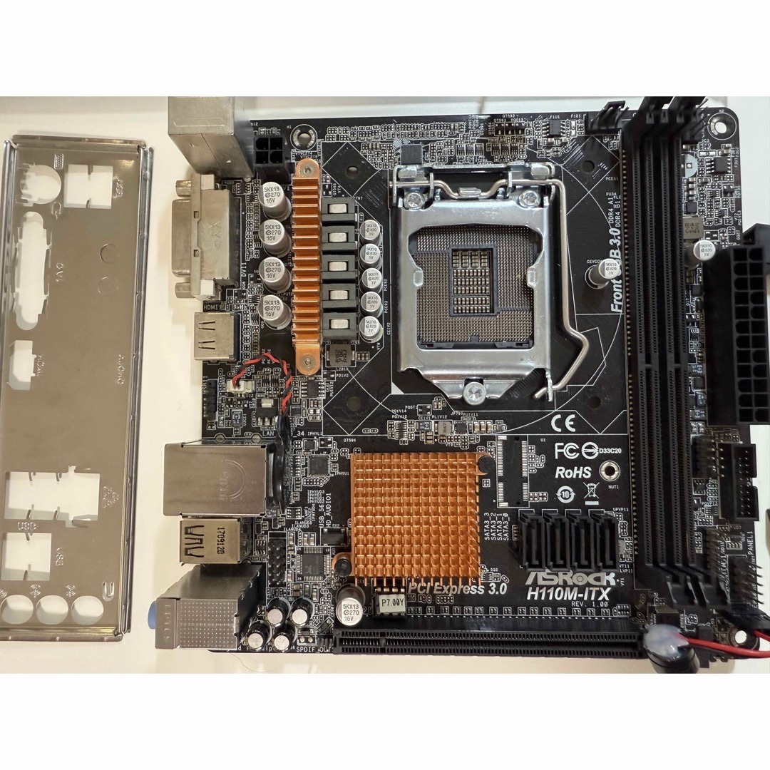 Corei7-7700 & GTX 1050Ti & PCパーツ他 (ジャンク)の通販 by Corei7-7700 & GTX 1050Ti & PCパーツ他 (ジャンク)の通販 by