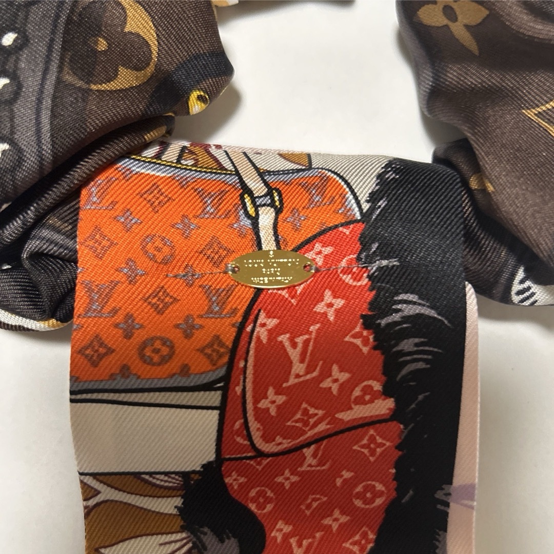 LOUIS VUITTON - 【未使用】ルイヴィトンスカーフシュシュの通販 LOUIS VUITTON - 【未使用】ルイヴィトンスカーフシュシュの通販
