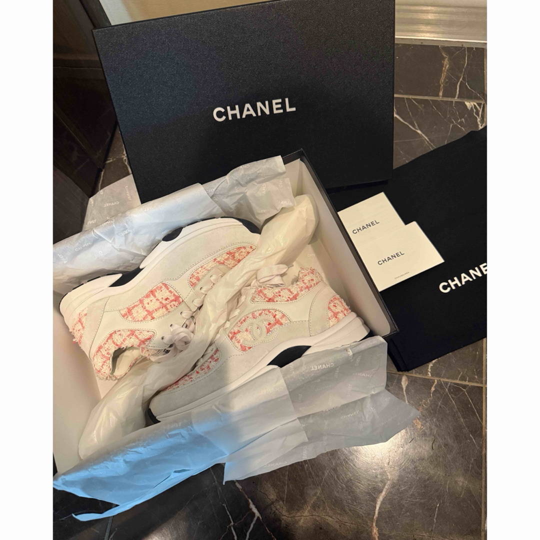 CHANEL - レア✨美品🌸シャネル スニーカー ツイード ピンクの CHANEL - レア✨美品🌸シャネル スニーカー ツイード ピンクの
