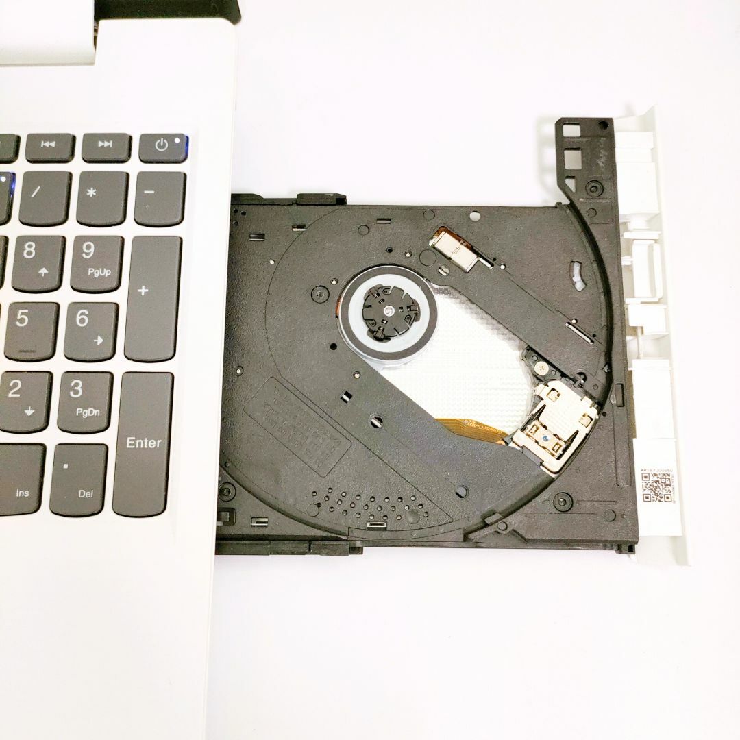 Lenovo - 第9世代✨️SSD/12GB/Win11/すぐ使えるカメラ付き白 Lenovo - 第9世代✨️SSD/12GB/Win11/すぐ使えるカメラ付き白