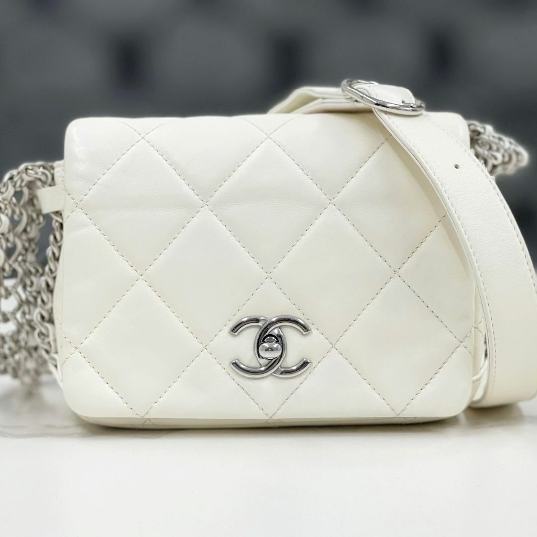 CHANEL - 美品☆ シャネル ラムスキン ミニマトラッセ 白 CHANEL - 美品☆ シャネル ラムスキン ミニマトラッセ 白