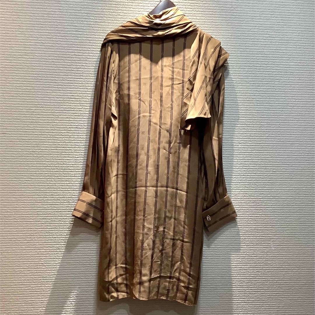 FENDI - 21AW フェンディ FENDI FFカフス カーリーグラフ シャツ FENDI - 21AW フェンディ FENDI FFカフス カーリーグラフ シャツ
