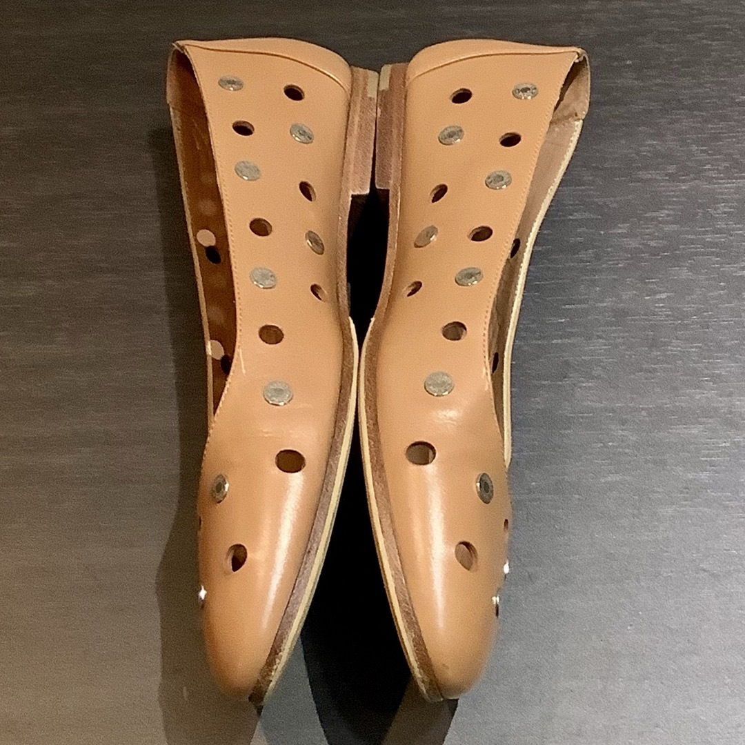 HERMES - エルメス HERMES セリエボタン パンチング フラット HERMES - エルメス HERMES セリエボタン パンチング フラット