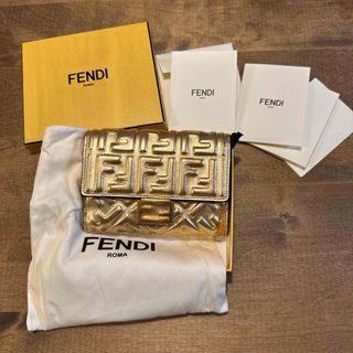 FENDI(財布 ・ ゴールド/金色系)のフリマアイテム一覧 FENDI(財布 ・ ゴールド/金色系)のフリマアイテム一覧