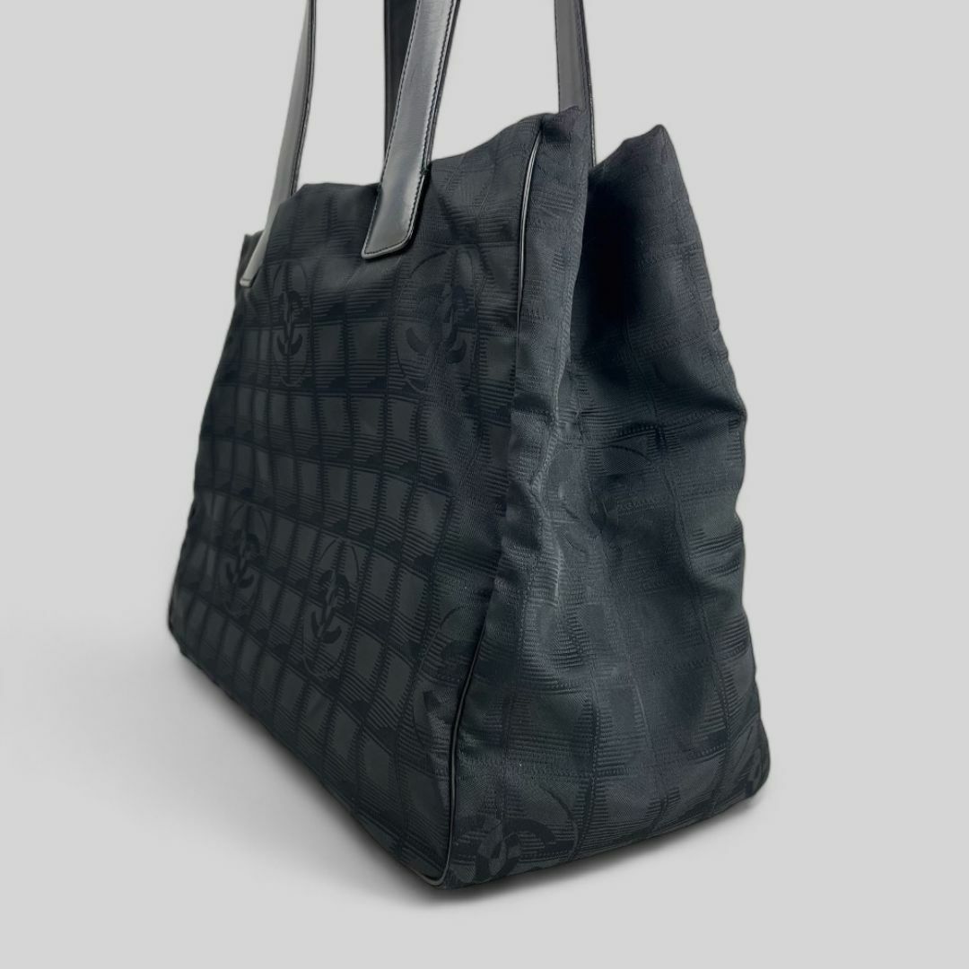 CHANEL - □シャネル CHANEL□ ニュートラベルライン トートMM CHANEL - □シャネル CHANEL□ ニュートラベルライン トートMM
