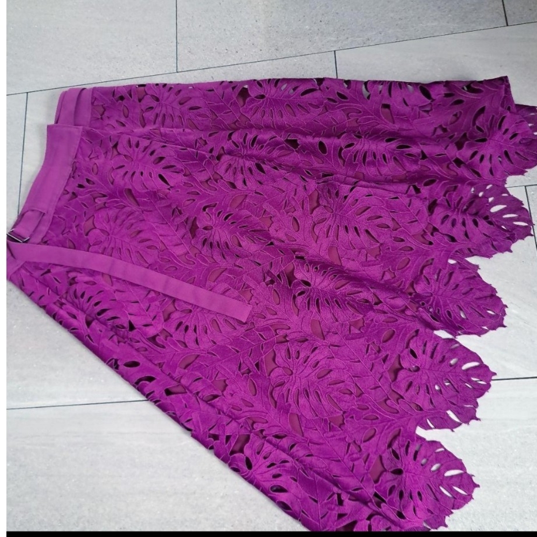 ADORE - 美品○アドーアADORE○モダンリーフカットワークレース ADORE - 美品○アドーアADORE○モダンリーフカットワークレース