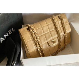CHANEL(ショルダーバッグ ・ ベージュ系)のフリマアイテム一覧 CHANEL(ショルダーバッグ ・ ベージュ系)のフリマアイテム一覧