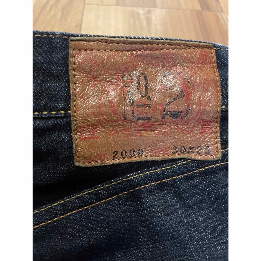 EVISU - サイズ30 赤刺繍 スイカ耳 2000 NO2 エヴィス エビスの EVISU - サイズ30 赤刺繍 スイカ耳 2000 NO2 エヴィス エビスの