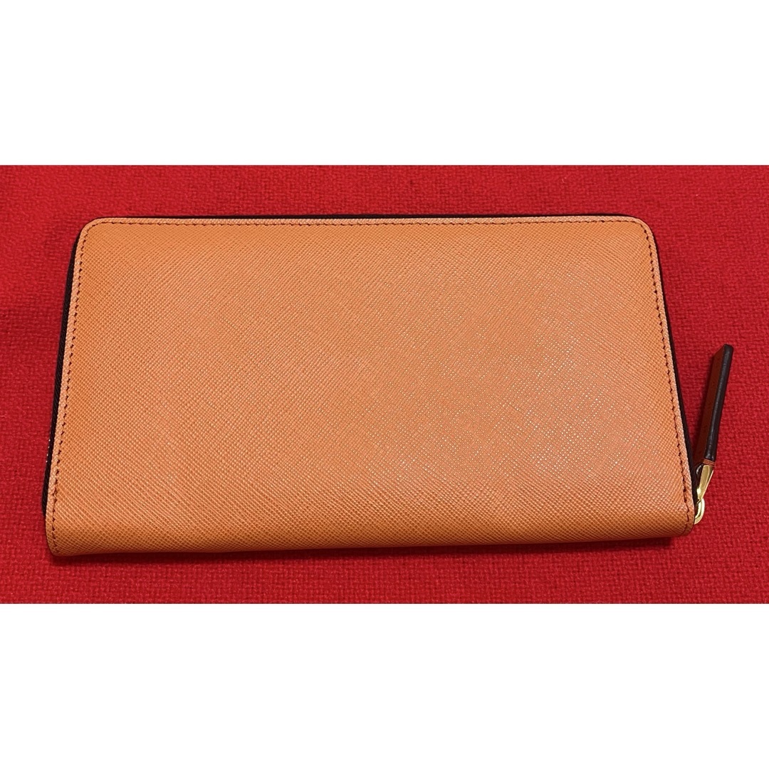 MARNI - 定価¥93500.新品本物】 MARNI マルニ 財布 オレンジ MARNI - 定価¥93500.新品本物】 MARNI マルニ 財布 オレンジ