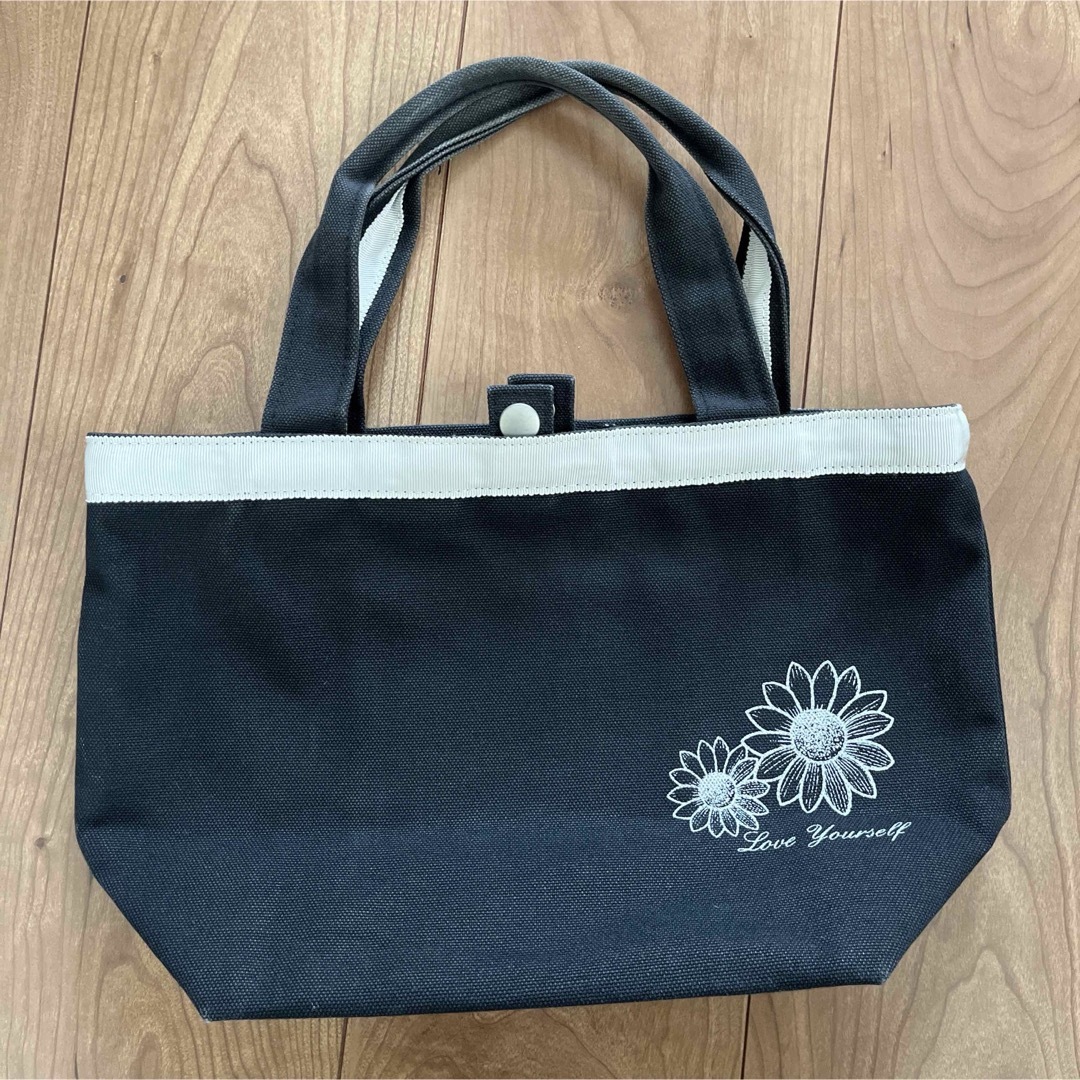 TOCCA - TOCCA トートバッグ 黒 花柄刺繍の通販 by sa's shop TOCCA - TOCCA トートバッグ 黒 花柄刺繍の通販 by sa's shop