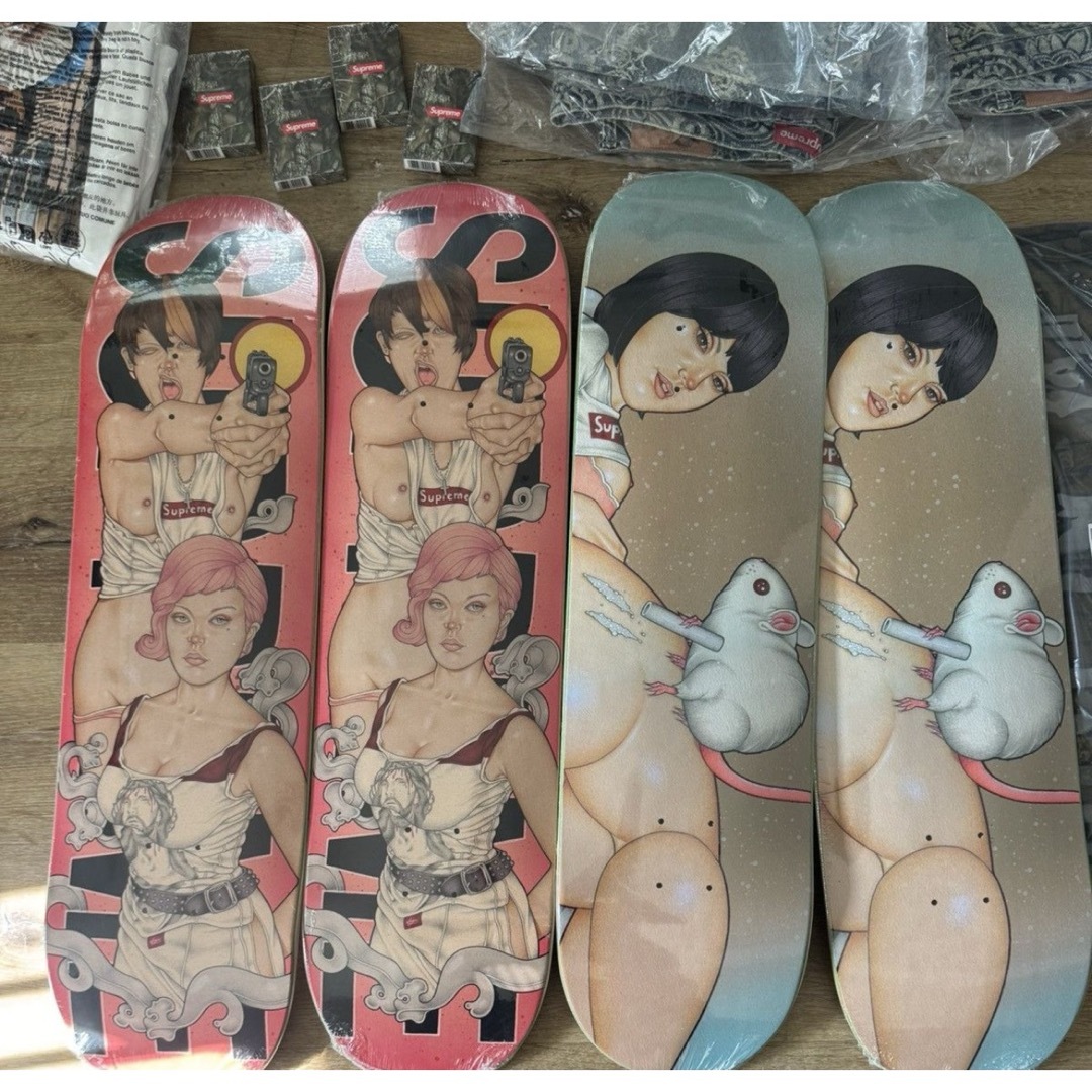 Supreme - Supreme Girls Skateboard Supreme - Supreme Girls Skateboard