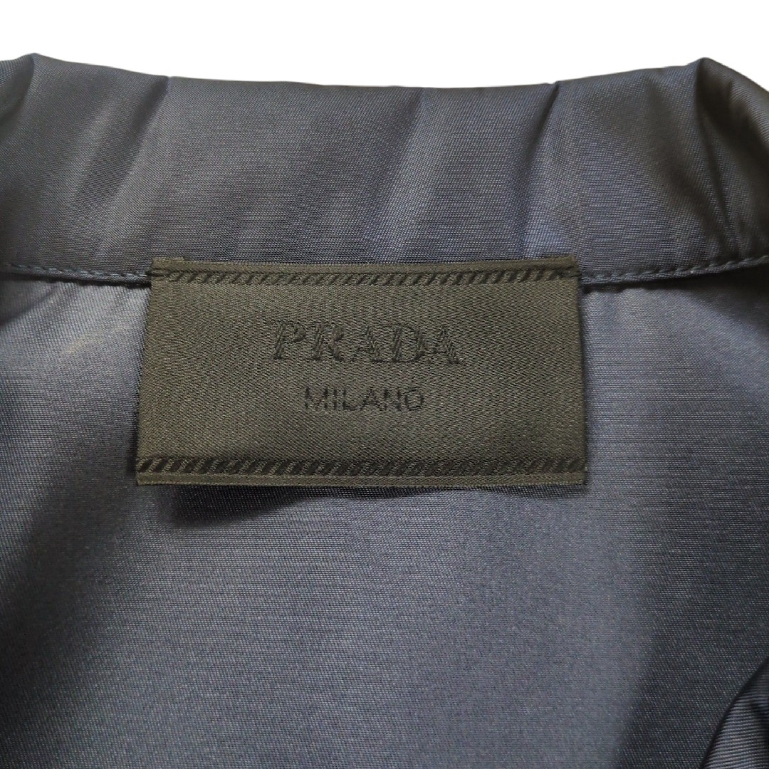 PRADA - 【新品】PRADA 2022年モデル リナイロン カーゴシャツの PRADA - 【新品】PRADA 2022年モデル リナイロン カーゴシャツの