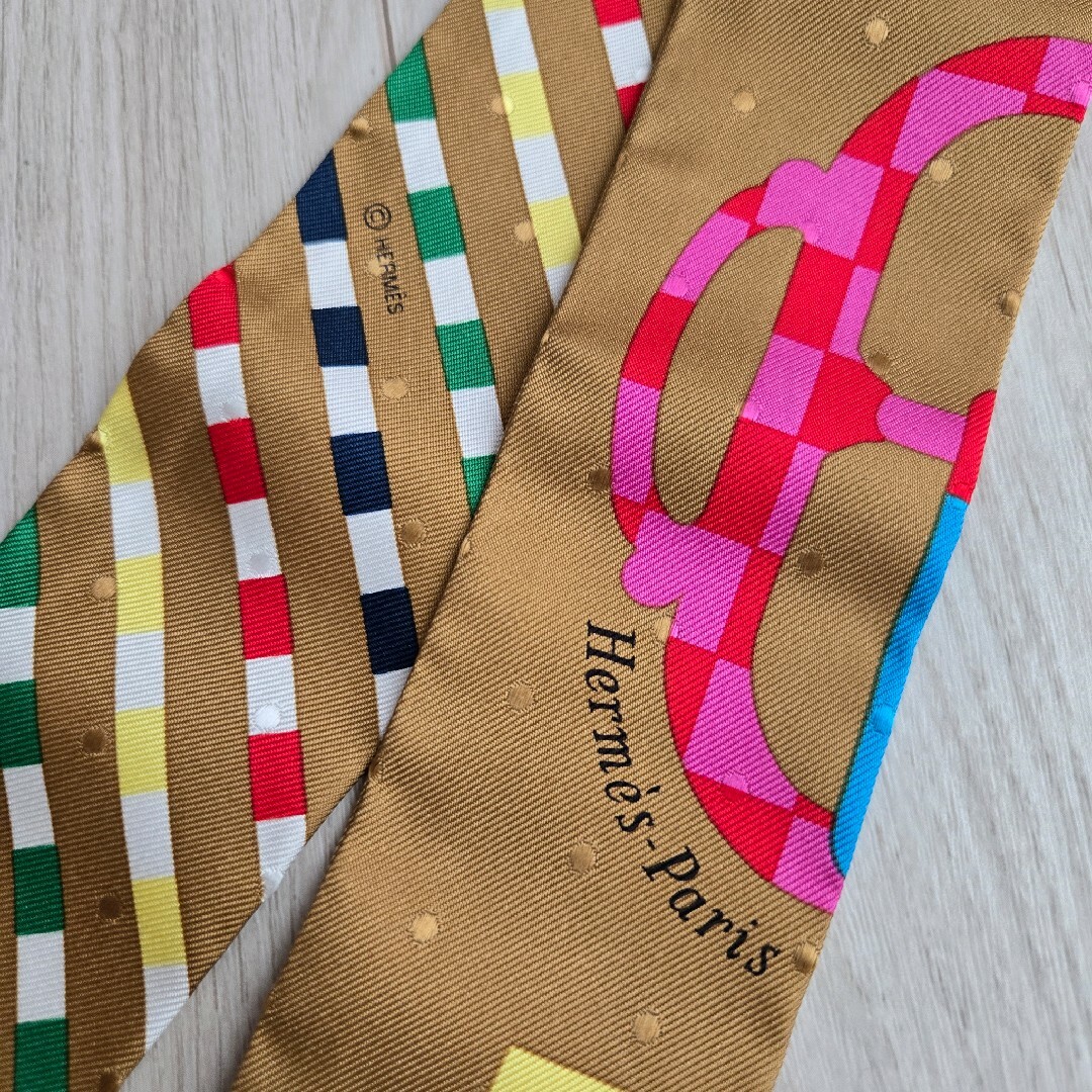 HERMES - 未使用✨エルメス ツイリー プリュムティ《モダンな HERMES - 未使用✨エルメス ツイリー プリュムティ《モダンな