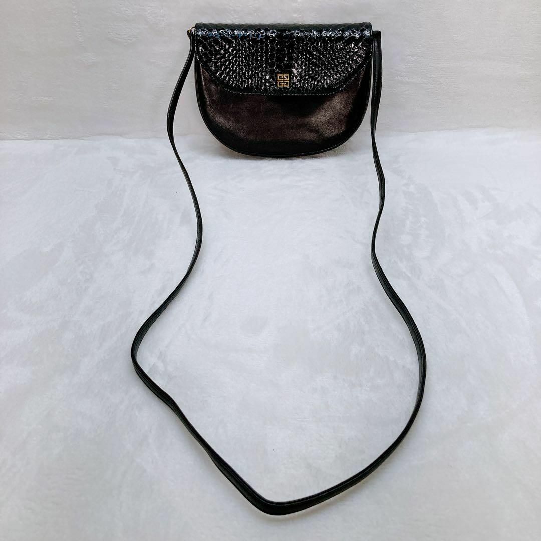 GIVENCHY - ✨美品✨ジバンシー ショルダーバッグ パイソン GIVENCHY - ✨美品✨ジバンシー ショルダーバッグ パイソン