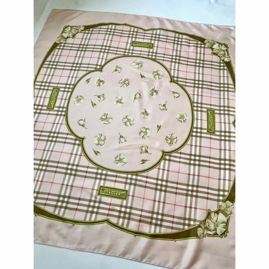 BURBERRY - レアカラー ピンク系 Burberry シルク大判スカーフ BURBERRY - レアカラー ピンク系 Burberry シルク大判スカーフ