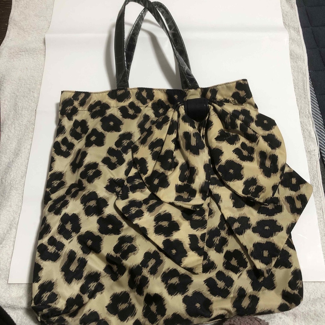 RED VALENTINO - レッドヴァレンティノ 花ヒョウ柄 バッグの通販 RED VALENTINO - レッドヴァレンティノ 花ヒョウ柄 バッグの通販