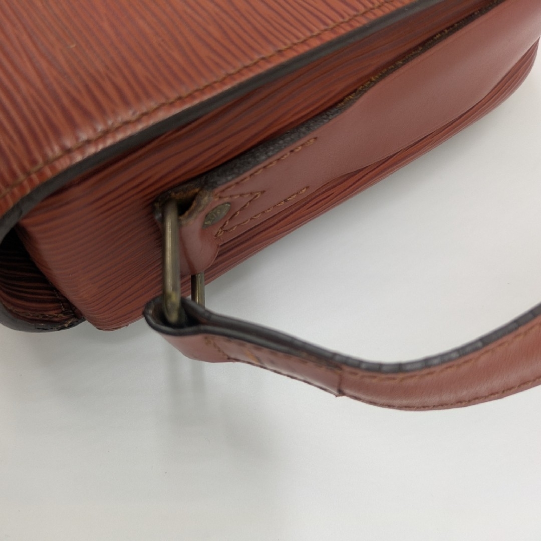LOUIS VUITTON - ルイヴィトン ショルダーバッグ エピカルト LOUIS VUITTON - ルイヴィトン ショルダーバッグ エピカルト