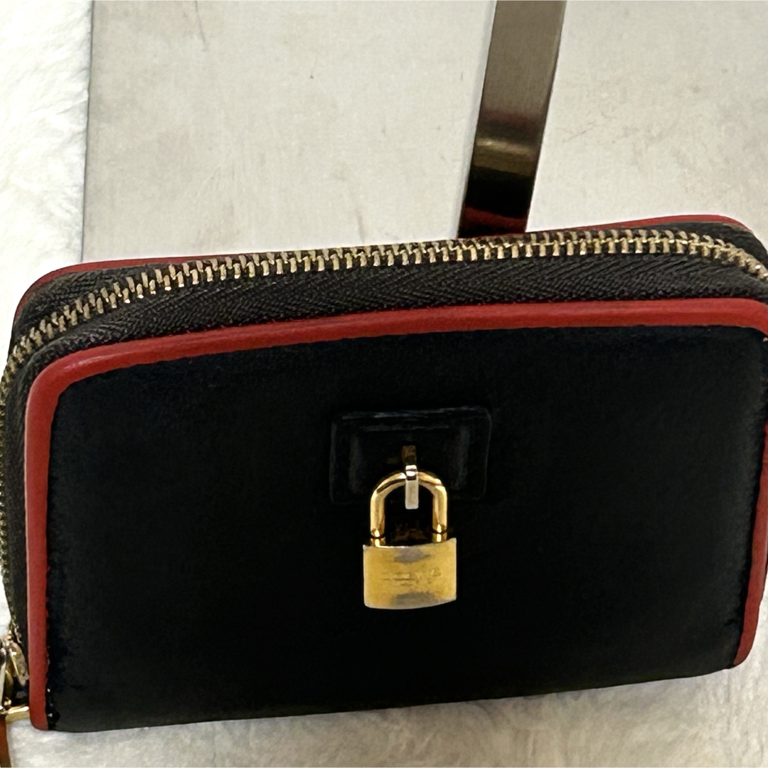 LOEWE - LOEWE ロエベ✨アマソナ ブラック コンパクト ラウンド LOEWE - LOEWE ロエベ✨アマソナ ブラック コンパクト ラウンド