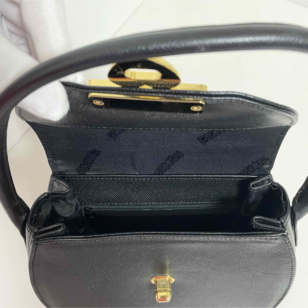 MOSCHINO - MOSCHINO モスキーノ ハート レザー ミニ MOSCHINO - MOSCHINO モスキーノ ハート レザー ミニ