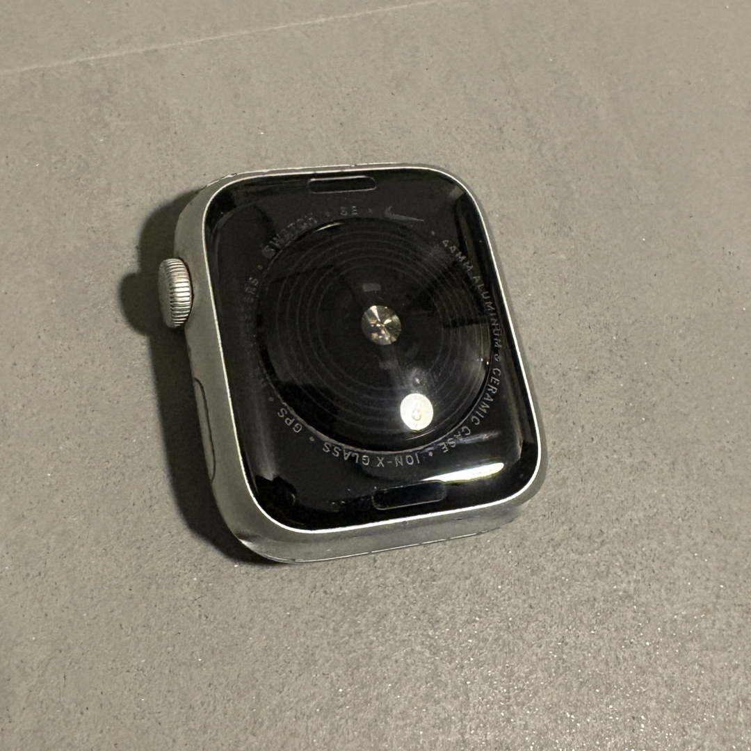 Apple Watch - バンド充電器付AppleWatchSE Nike GPS/44mm/A2352 Apple Watch - バンド充電器付AppleWatchSE Nike GPS/44mm/A2352