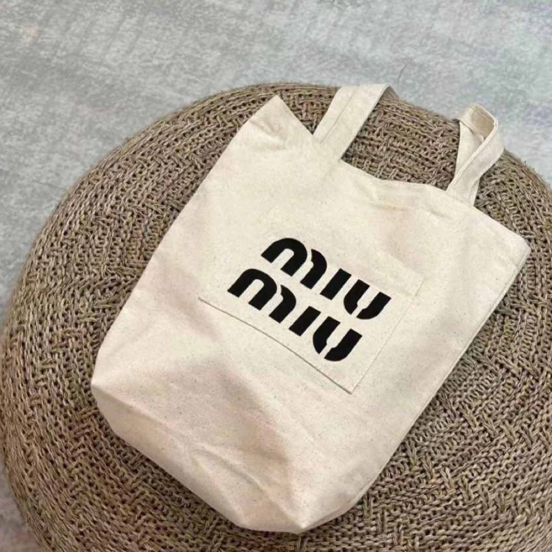 MIU MIU - ミュウミュウ miumiuノベルティ トートバッグ 正規品 MIU MIU - ミュウミュウ miumiuノベルティ トートバッグ 正規品