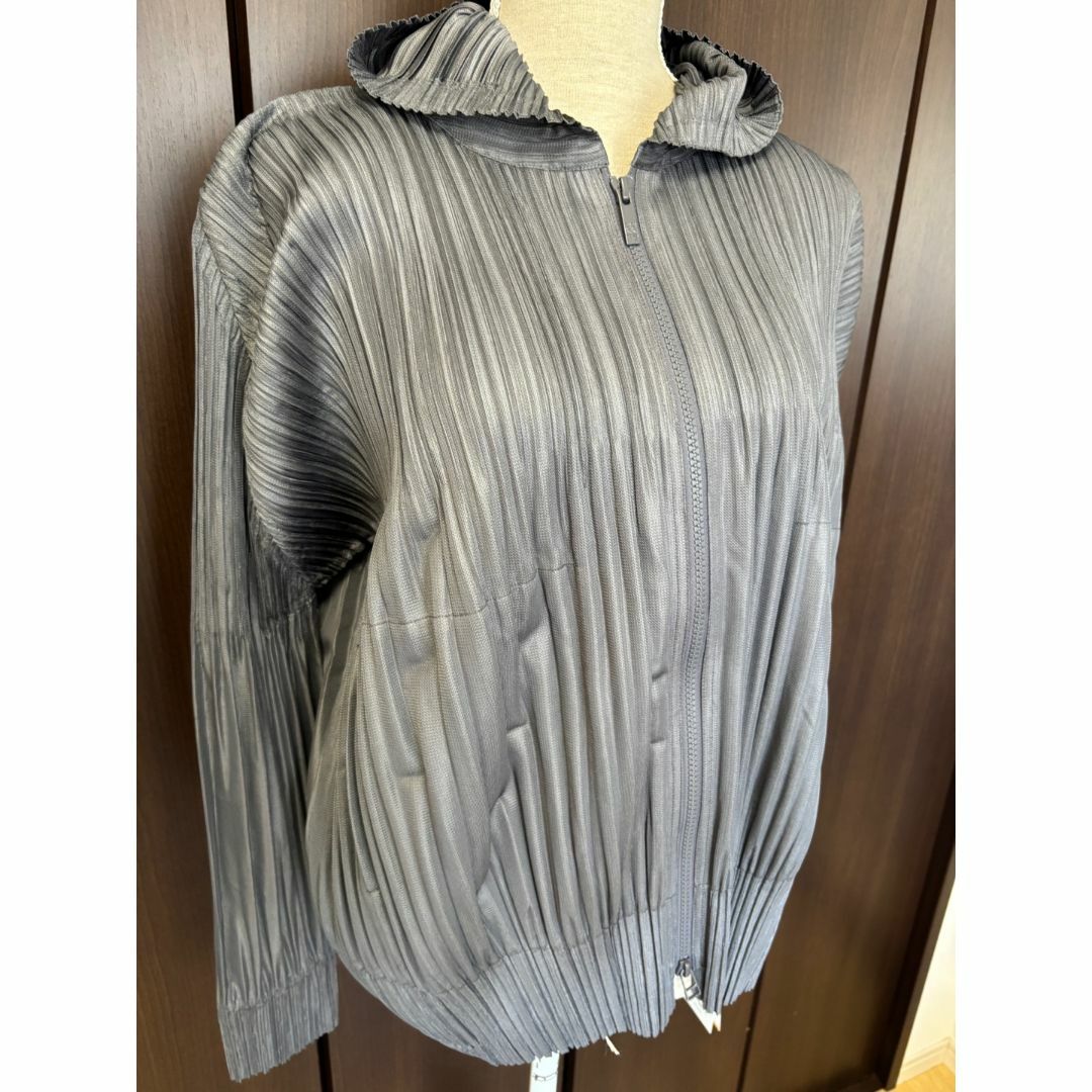 PLEATS PLEASE ISSEY MIYAKE - PLEATS PLEASE ISSEY MIYAKE PLEATS PLEASE ISSEY MIYAKE - PLEATS PLEASE ISSEY MIYAKE
