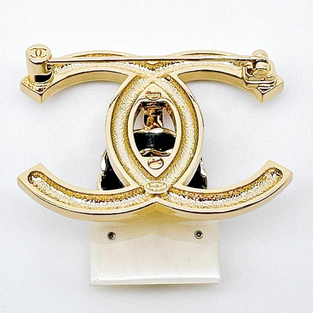 CHANEL - 【極美品!鑑定済み!】 シャネル ブローチ マトラッセ CHANEL - 【極美品!鑑定済み!】 シャネル ブローチ マトラッセ