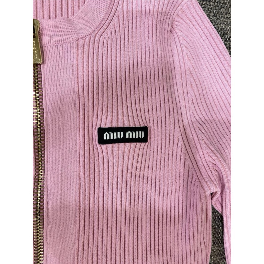 MIU MIU - ミュウミュウのロゴ入りカーディガンの通販 by MIU MIU - ミュウミュウのロゴ入りカーディガンの通販 by