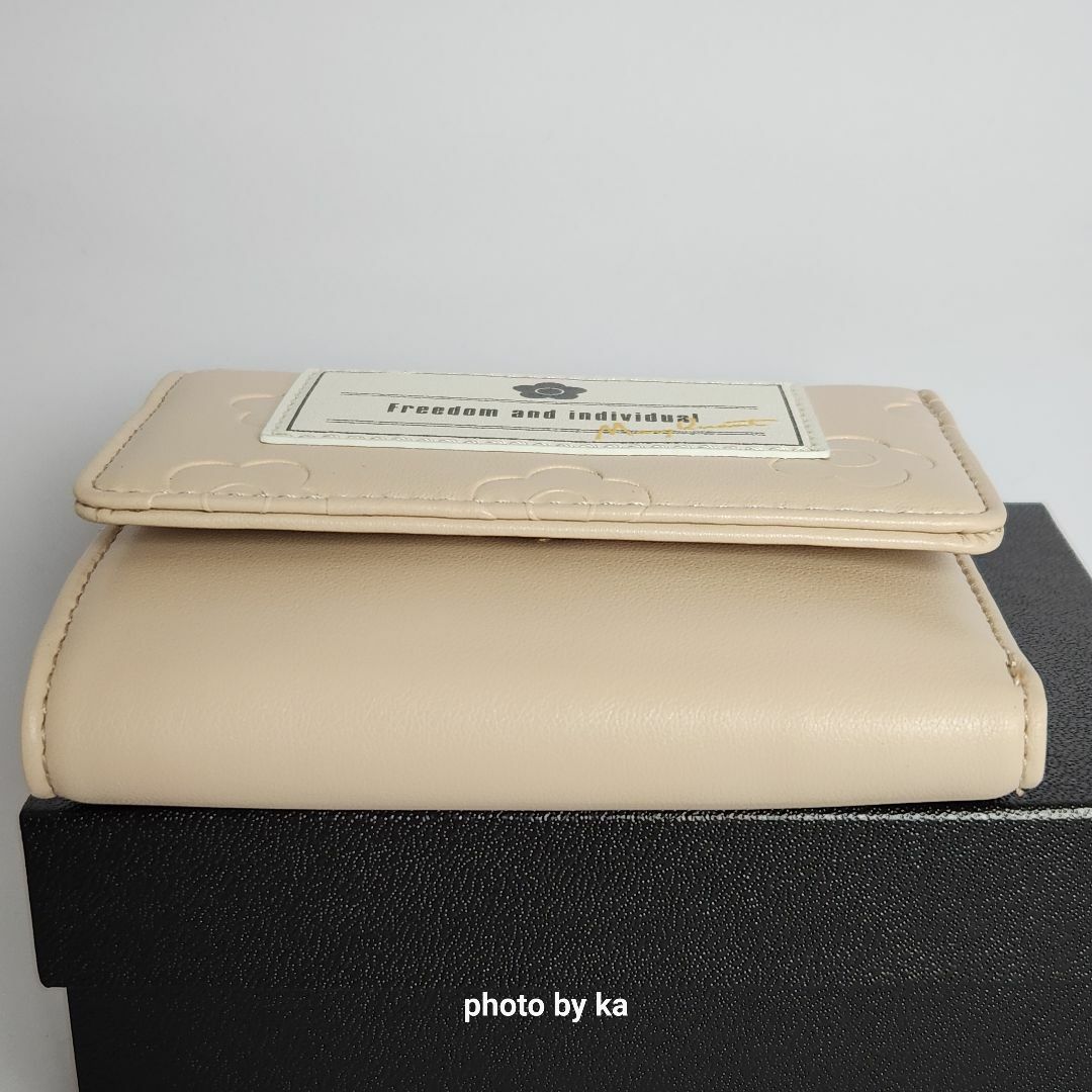 MARY QUANT - 新品 ベージュ マリークワント デイジー 折財布 MARY QUANT - 新品 ベージュ マリークワント デイジー 折財布