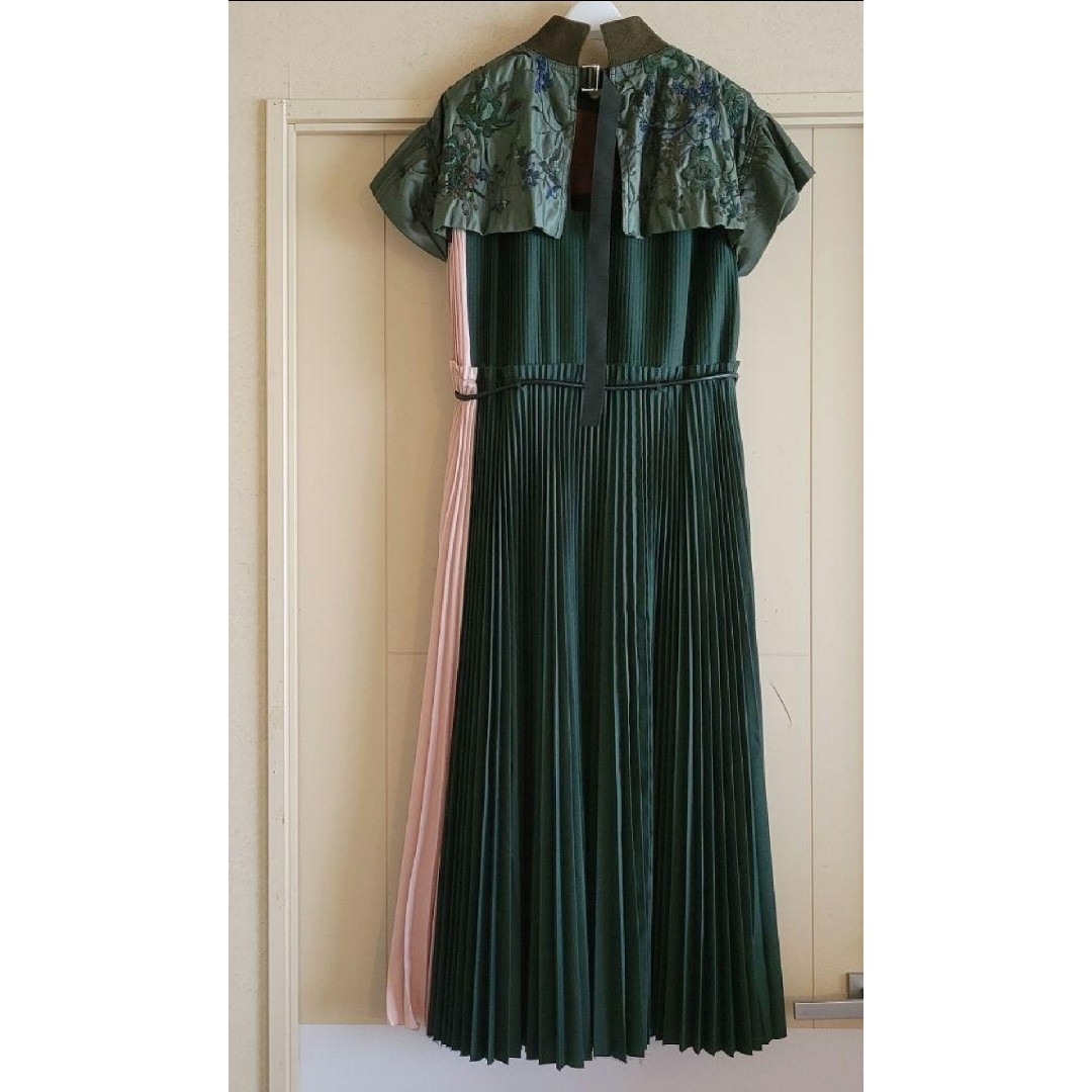 sacai - sacai 名作 美品 エンブロイダリープリーツドレスの通販 sacai - sacai 名作 美品 エンブロイダリープリーツドレスの通販
