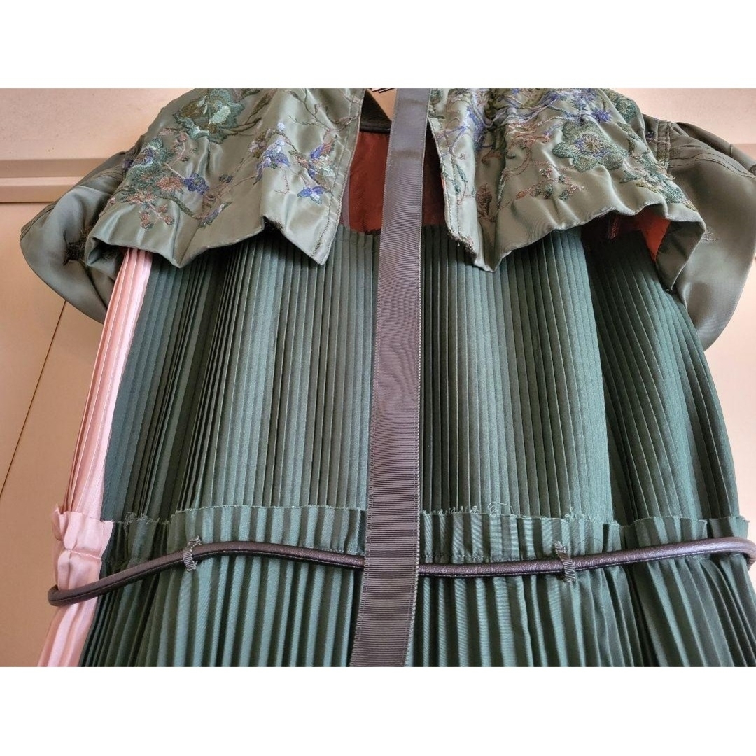sacai - sacai 名作 美品 エンブロイダリープリーツドレスの通販 sacai - sacai 名作 美品 エンブロイダリープリーツドレスの通販
