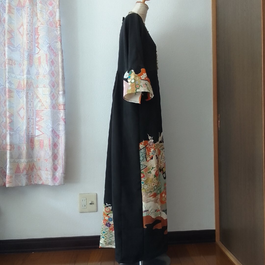 着物リメイクワンピース留袖ドレス鶴の通販 by ゆあ's shop|ラクマ 着物リメイクワンピース留袖ドレス鶴の通販 by ゆあ's shop|ラクマ