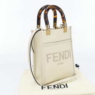 FENDI(トートバッグ ・ ホワイト/白色系)のフリマアイテム一覧 FENDI(トートバッグ ・ ホワイト/白色系)のフリマアイテム一覧