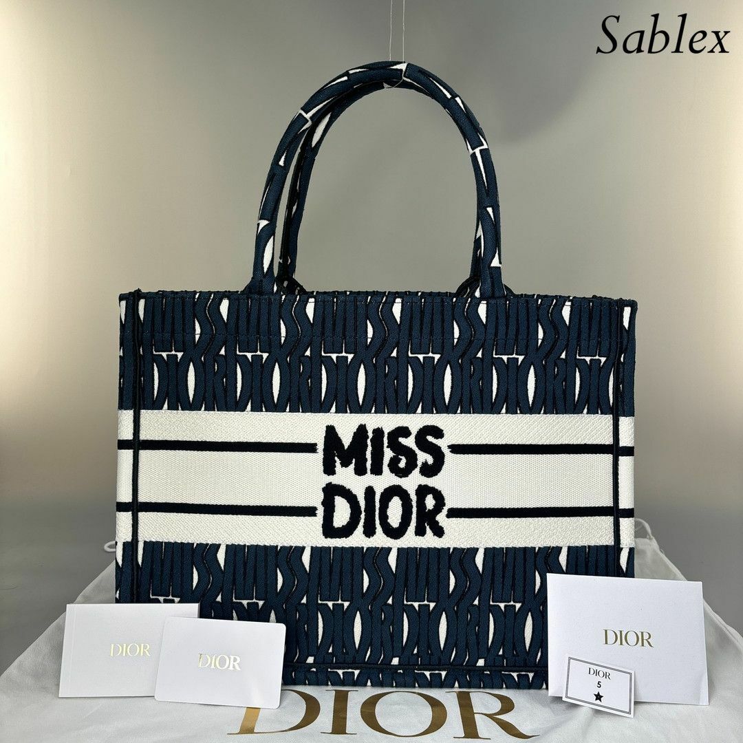 Christian Dior - 【新品未使用】クリスチャンディオール ブック Christian Dior - 【新品未使用】クリスチャンディオール ブック